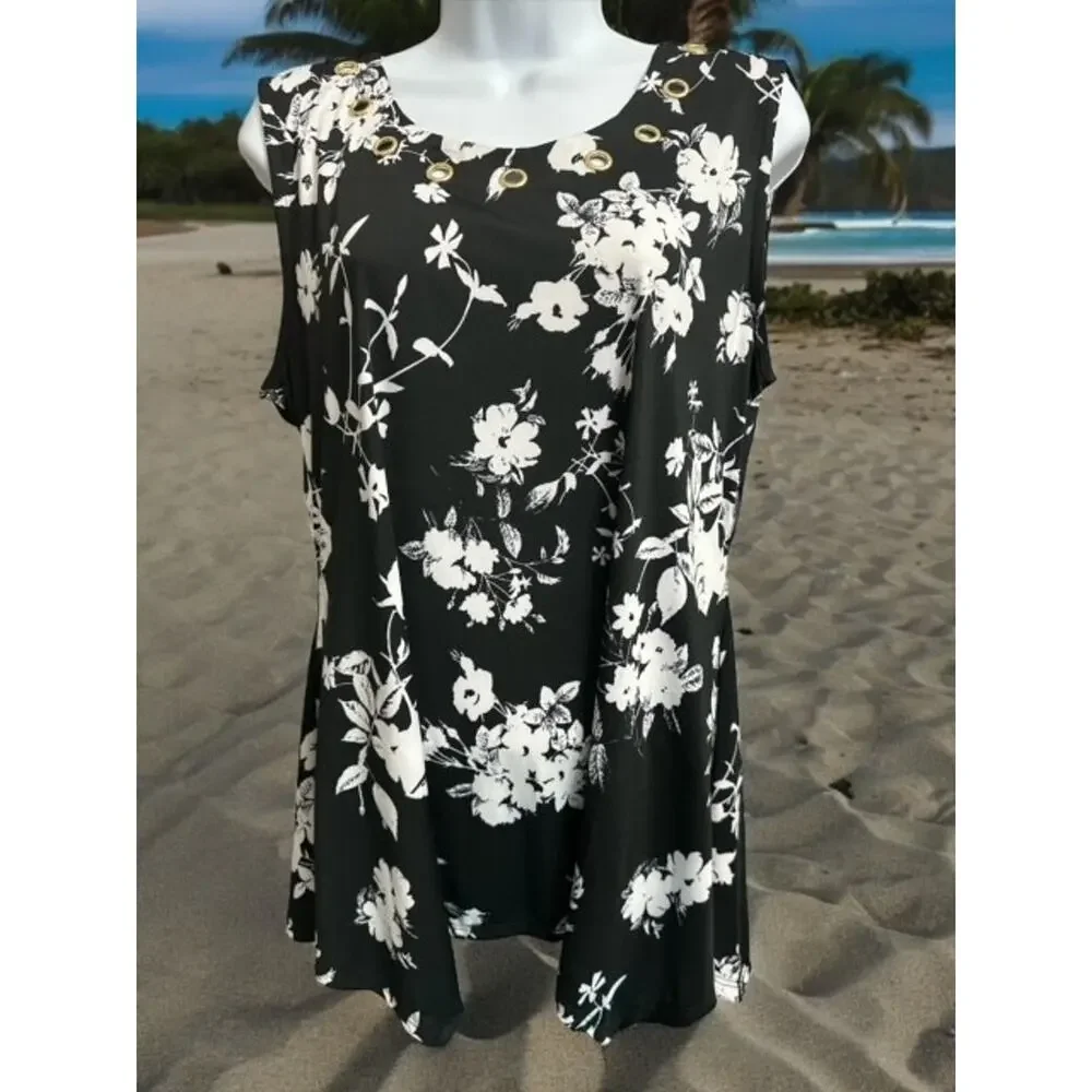 Robert Louis | Tops | Robert Louis Medium Top Attractive Floral Black ...